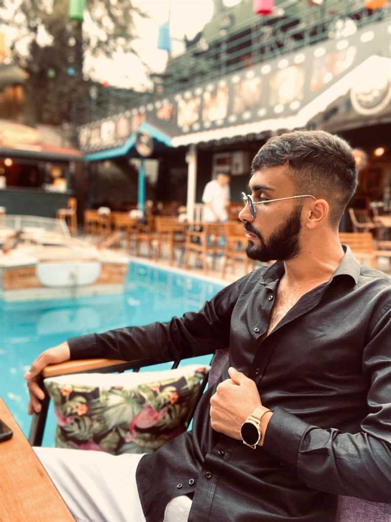 EĞLENCELİ BİR BAYAN ARKADAŞ ARIYORUM - Serisayfa